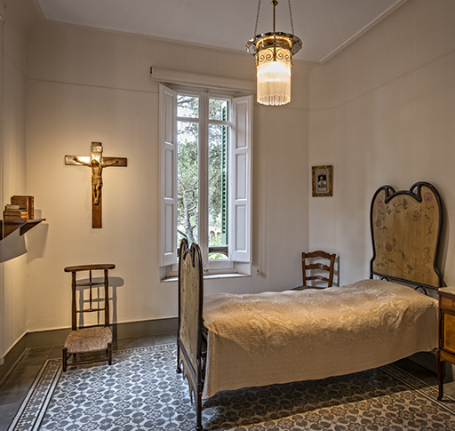 Gaudí House Museum - Sagrada Familia