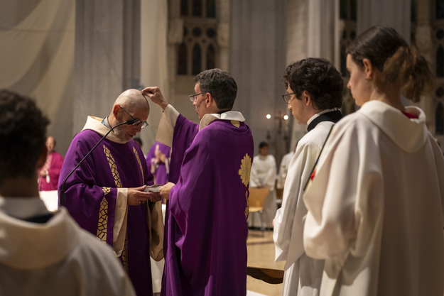 Ash Wednesday Mass at the Sagrada Família led by Mons. David Abadías ...